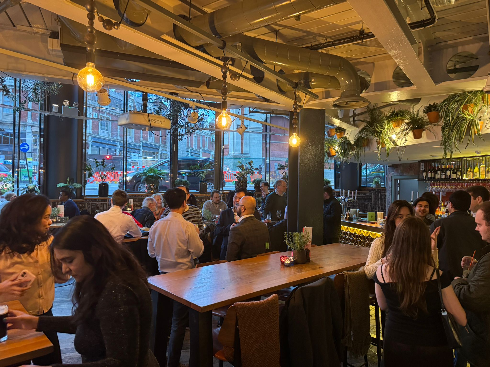 Pub Night in Farringdon - The Cambridge Society of London